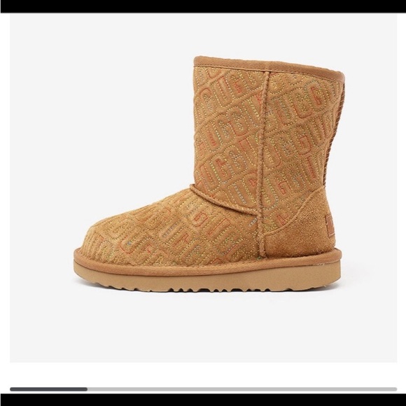 UGG | Shoes | Australian Logo Uggs Kids Size 4 Ec Beige With Yellow ...
